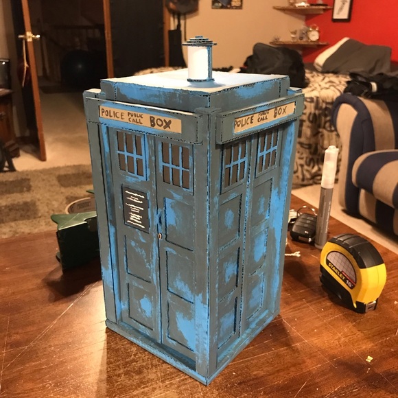 MaddJackArt | Accents | Custom Doctor Who 7s Cardboard Tardis Decorum ...